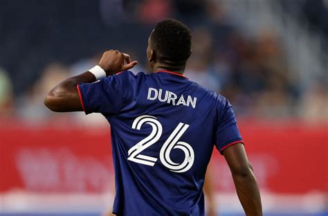 Jhon Duran New Contract Will Keep Him At Aston Villa Until 2030