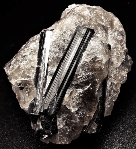 Минералы и месторождения России и ближнего зарубежья