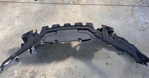 Front Radiator Suport Panel Volvo V40 31299795