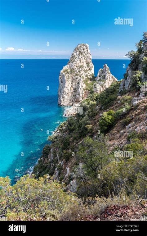 Rocher Sardaigne Mer Banque Dimage Et Photos Alamy