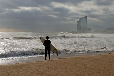 10 Surf Towns You Must Visit