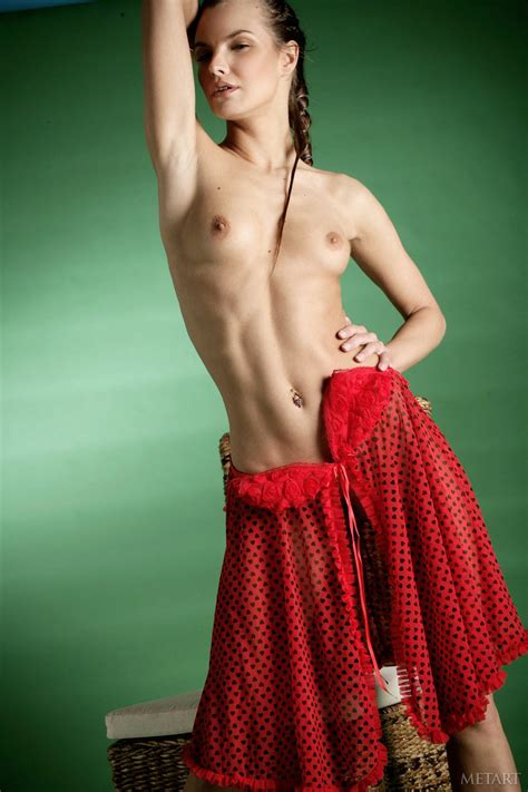 Free Porn Pics Of Babe Suzie Carina In Sexy Lingerie Posing In The