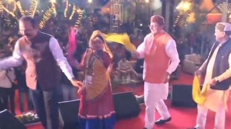 Watch Uttarakhand Cm Dhami Dances During Tribal Pride Day Celebrations Hindustan Times