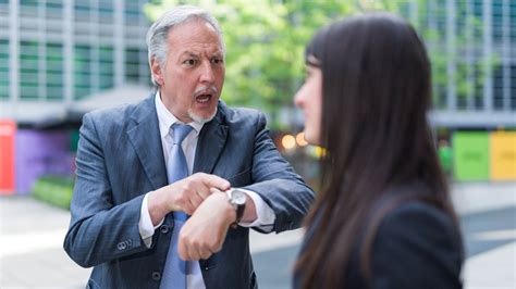 11 Things People With High Iqs Pretend Not To Notice At Work Yourtango