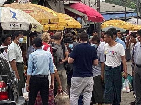 Cnn သတင်းထောက်ကို အင်တာဗျုးဖြေဆိုခဲ့သည့် ပြည်သူအချို့ ဖမ်းဆီးထိန်းသိမ်းခံရ