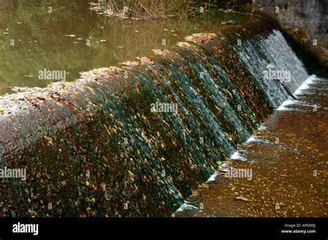 Overflow Weir Hi Res Stock Photography And Images Alamy