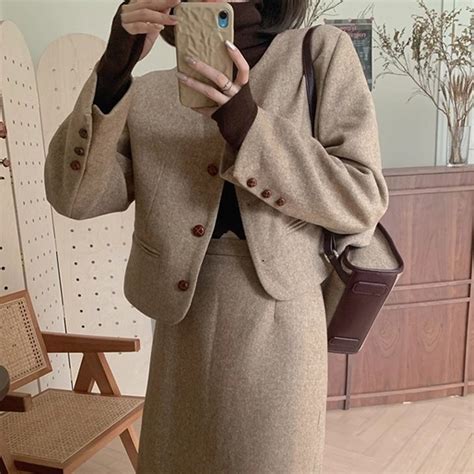 핑크엘리제 모직 라운드넥 자켓 롱 스커트 세트 벨라투피스