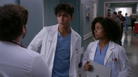 Microsoft Surface Tablets In Grey S Anatomy S E Cowgirls Don T Cry