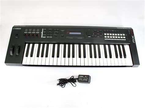 Yamaha Mx49 49 Key Digital Keyboard Synthesizer Controller