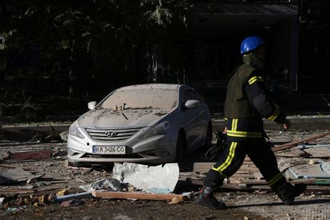 Россия атаковала Киев дронами фоторепортаж с места удара — УНИАН