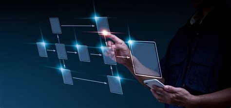 플로차트를 사용하여 회사 프로세스 및 워크플로우 자동화 배경에 사업가와 함께 순서도에 대한 스톡 사진 및 기타 이미지 순서도