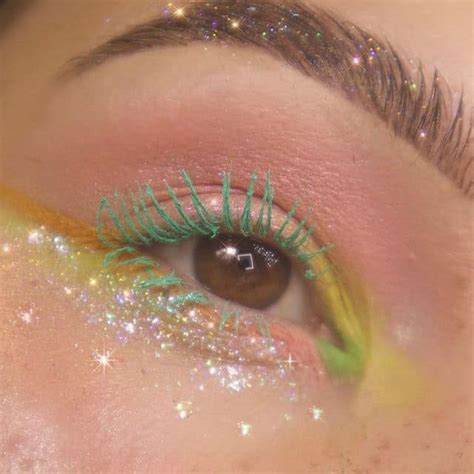 20 Magnificent Glitter Eyeshadow Looks Perfect For Any Party