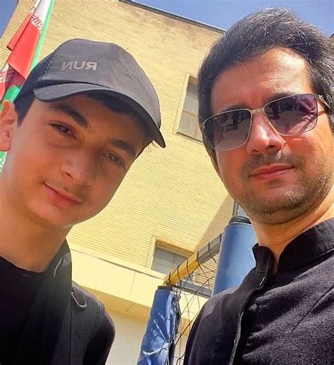 شباهت چشمگیر نجم الدین شریعتی و پسرش در عکس جدیدشان تابناک Tabnak