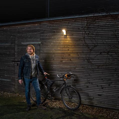 Ledvance Endura Pro 16w Cool White Led Twin Floodlight With Pir Sensor