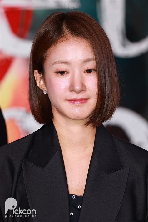 이시영 결혼 8년 만에 파경 상호 원만하게 합의해 이혼 절차 진행 중