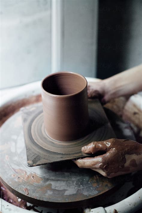 Woman Making Pottery In Her Studio Del Colaborador De Stocksy Ellie