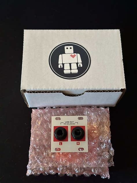 Intellijel Stereo Line Out Jacks 1U Reverb