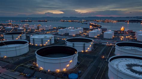 추가 저장 시설로의 운송을 위한 석유 및 석유 화학 제품의 저장을 위한 조감도 석유 터미널 산업 시설 석유 터미널의 석유 석유 화학 정유 제품 저장 탱크 0명에 대한 스톡