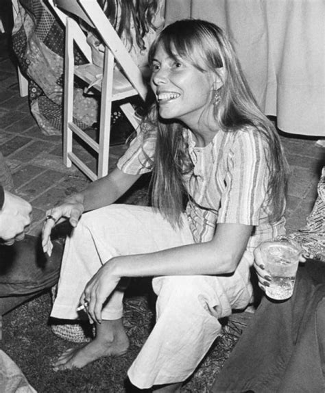 Joni Mitchells Feet