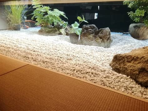 白川砂利と植栽が和む和風坪庭の展示場エクステリア施工例（久喜市） 株式会社 新井工業｜埼玉県鳩山町の外構エクステリア工事専門店