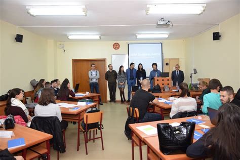 УНСС Студенти от специалност „Финанси“ участваха в бизнес игра организирана съвместно с