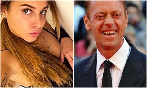 Asia Nuccetelli Posta Un Selfie Su Instagram Siffredi Sei Da