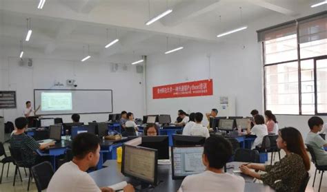 我校与神州通联科技集团联合举办python培训班 知行学院(创新创业学院) 我校与神州通联科技集团联合举办python培训班 知行学院(创新创业学院)