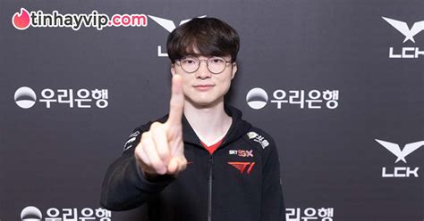Faker khiến fan cười ngả nghiêng vì bị Bùa Xanh solo kill trong rừng Tin Hay Vip