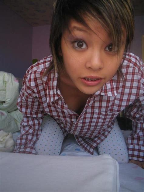 Sweetie Posing And Mugging Real Cute For Her Cam Porn Pictures Xxx