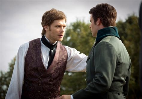 Sneak Peek The Originals‘ Flashback Face Off — Plus Hayley Comforts A