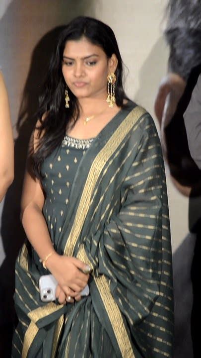 Tollywood New Actress Vineesha Shorts Youtube