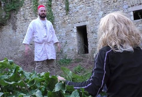 Urnebesno Krava Se Otelila Zajednički Video Meca Cazin I Sultan