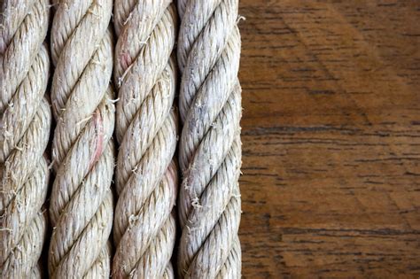 Cuerda Vintage Sobre Fondo De Madera Marrón Primer Plano Y Copia