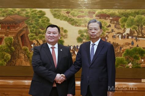 УИХ ын дэд дарга Л Мөнхбаатар Бүх Хятадын Ардын Төлөөлөгчдийн Их Хурлын БХ ны дарга Жао Лөжи тэй