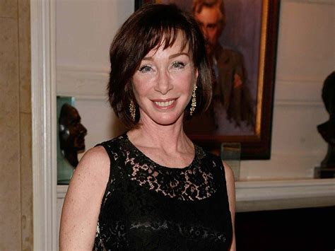 All About Shirley Maclaines Daughter Actress Sachi Parker