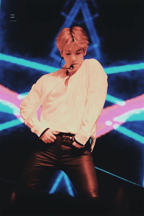 Pin by Phạm Ngọc on EXO Baekhyun chanyeol Byun baekhyun Exo baekhyun