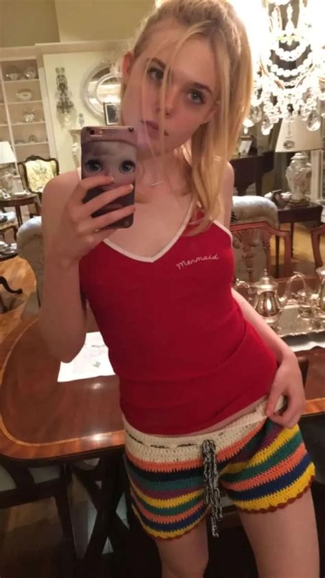 Elle Fanning Sexy And Hot Bikini Pictures Woophy