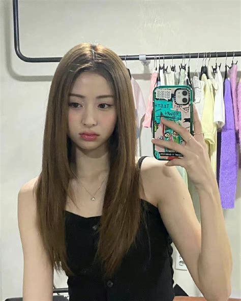 Lesserafim许允真 堆糖，美图壁纸兴趣社区