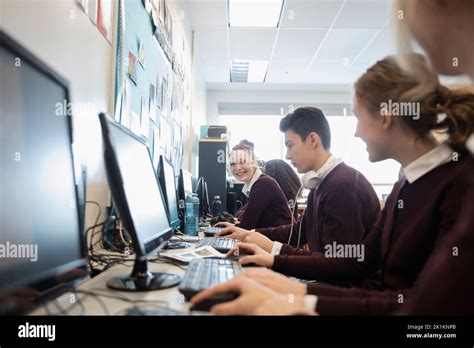 Adult Classroom Computers Hi Res Stock Photography And Images Alamy