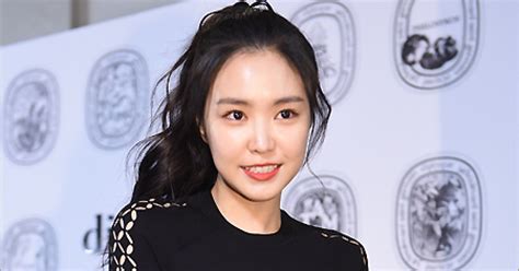 Md화보 피부 다림질한 줄손나은 물광 넘어선 꿀광 Md화보 피부 다림질한 줄손나은 물광 넘어선 꿀광