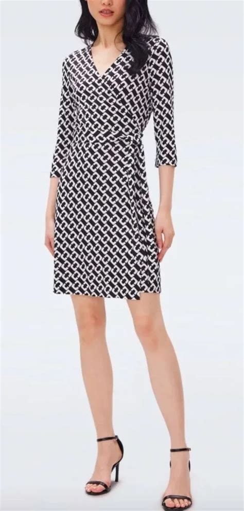 ️👇🏼12 Plus Size Black Wrap Dresses Visual Tips For Longer Slimmer Legs