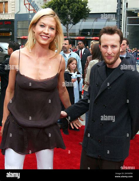 Jenna Elfman Husband