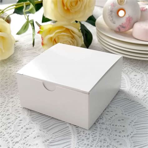 100 Pack White Cake Favor T Boxes