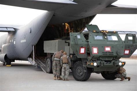 Эксклюзив Морские пехотинцы США демонстрируют быстрое развертывание боевой машины РСЗО Himars