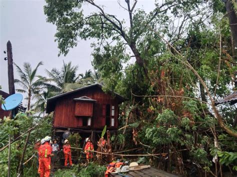 မော်လိုက်မြို့၌ မိုးသက်လေပြင်းတိုက်ခတ်မှုကြောင့် လူနေအိမ် ၅ လုံးနှင့် နွားစာတိုက် ၁ လုံး