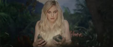 Anna Faris Poses Naked In Avocado Ad For 2023 Super Bowl ‘it Felt