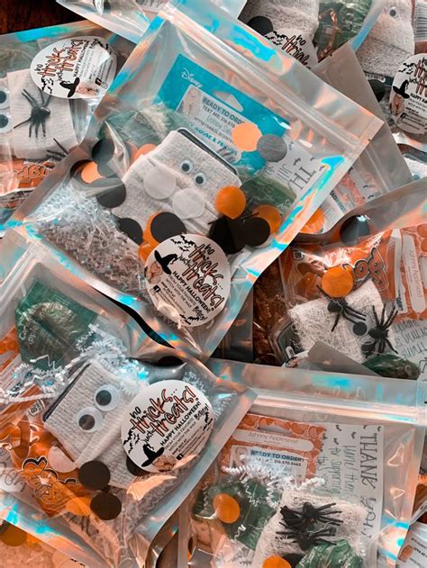 Spoiling My Customers This Halloween Scentsy Sample Ideas Diy