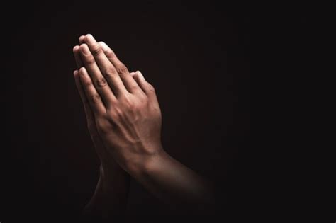 نماز خواندن روی صندلی در چه شرایطی باطل است؟