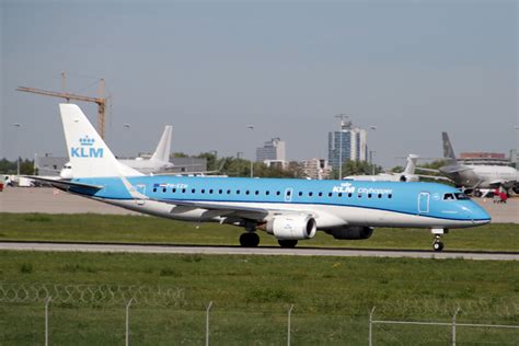 KLM Cityhopper (WA-KLC), PH-EZH, Embraer, 190 STD (190-100), 25.09.2023 ...