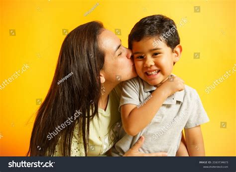 28 848 Imágenes Fotos De Stock Objetos En 3d Y Vectores Sobre Mama E